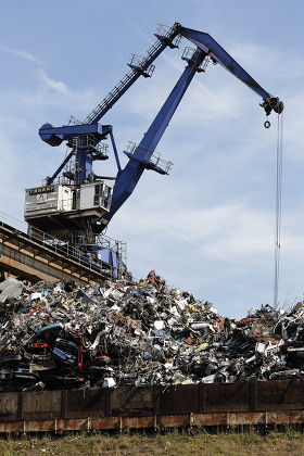 Large Overhead Crane Handling Scrap Metal Editorial Stock Photo - Stock ...