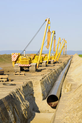 250 Laying pipes Stock Pictures, Editorial Images and Stock Photos ...