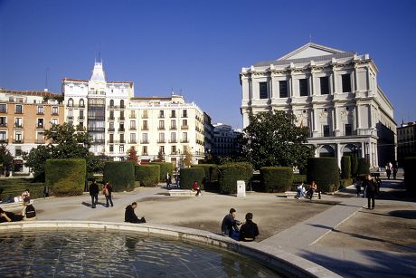 Fountain Teatro Real Opera Theatre Building Editorial Stock Photo ...