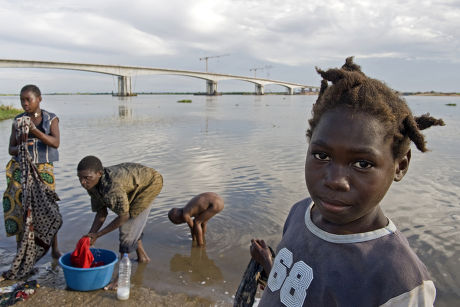 People Washing Clothes Bathing Zambezi Riverbank Editorial Stock Photo ...