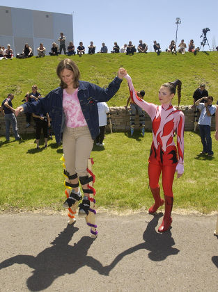 Woman Learning How Walk On Stilts - Foto de stock de contenido ...