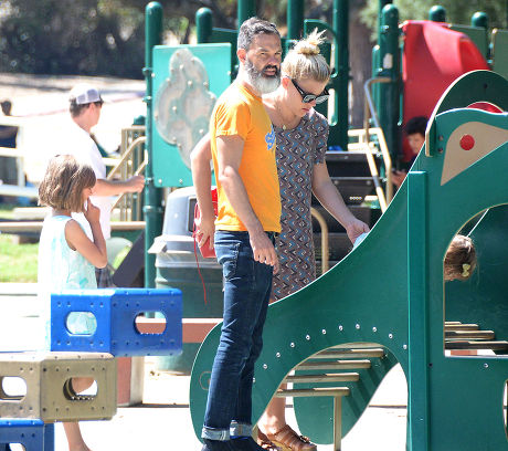 Busy Philipps Marc Silverstein Cricket Pearl Editorial Stock Photo ...