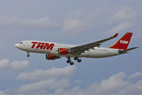 Tam Airbus A330 Approaching Frankfurt Airport Editorial Stock Photo ...