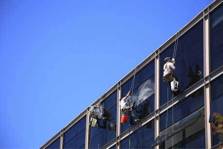 82 Cleaning skyscraper windows Stock Pictures, Editorial Images and ...
