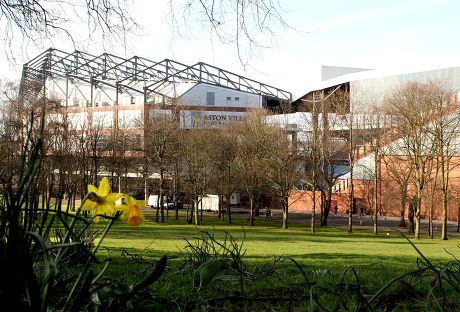 Outside On Spring Evening Villa Park Editorial Stock Photo - Stock ...