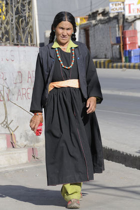 Ladakhi Woman Traditional Garb Leh Ladakh Editorial Stock Photo - Stock ...