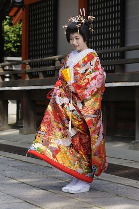 Bride Wearing Traditional Kimono Shinto Wedding Editorial Stock Photo ...