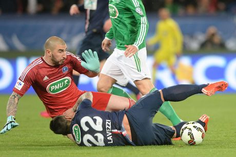Psg Players Zlatan Ibrahimovic Middle Fights Editorial Stock Photo ...