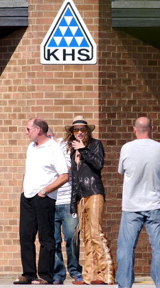 JUSTIN HAWKINS VISITING HIS OLD SCHOOL, KIRKLEY HIGH SCHOOL IN ...