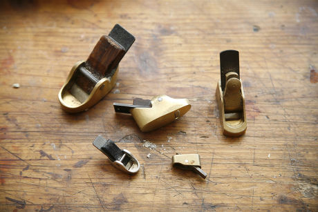 24 Fiddle makers Stock Pictures, Editorial Images and Stock Photos ...