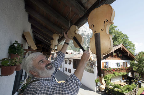 24 Fiddle makers Stock Pictures, Editorial Images and Stock Photos ...