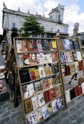 Outdoor Bookstand Cuban Literature Che Guevara Editorial Stock Photo ...