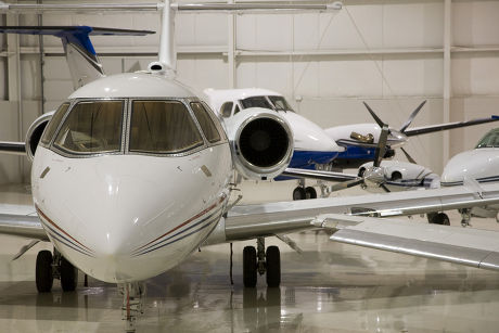 Private Jets Hangar Oakland County International Editorial Stock Photo ...