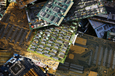 71 Broken computers Stock Pictures, Editorial Images and Stock Photos ...