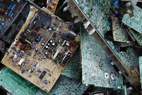71 Broken computers Stock Pictures, Editorial Images and Stock Photos ...