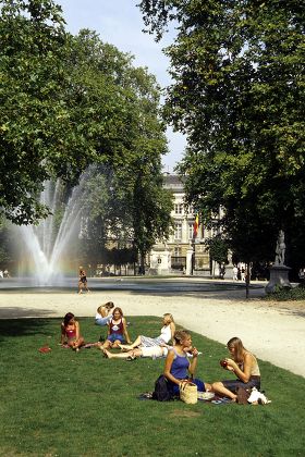 Summery Lunch Break Parc De Bruxelles Editorial Stock Photo - Stock ...