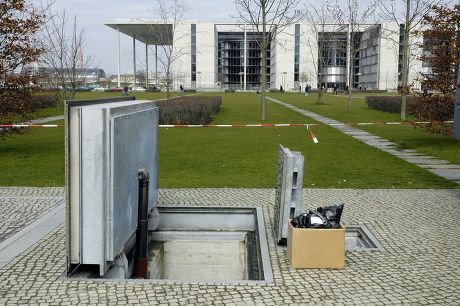 52 Entry hatch Stock Pictures, Editorial Images and Stock Photos ...