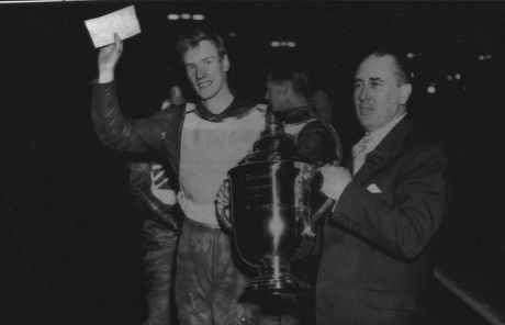 Sunday Dispatch World Speedway Championships Wembley Editorial Stock ...