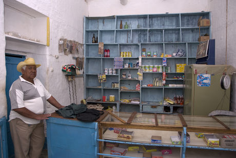60 Local corner shop Stock Pictures, Editorial Images and Stock Photos ...