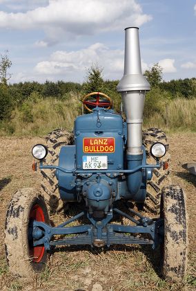 13 Lanz bulldog tractor Stock Pictures, Editorial Images and Stock ...