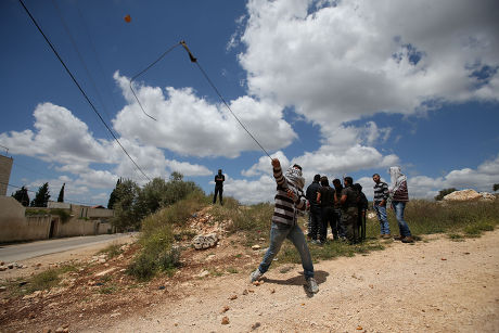 Palestinian Protester Uses Slingshot Throw Stones Editorial Stock Photo ...