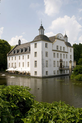 Moated Castle Essenborbeck Ruhrgebiet Area North Editorial Stock Photo ...
