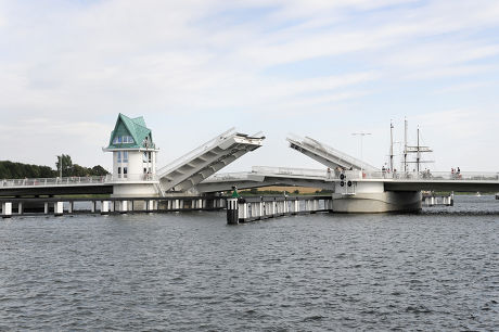 84 Bascule bridges Stock Pictures, Editorial Images and Stock Photos ...
