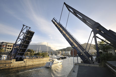 84 Bascule bridges Stock Pictures, Editorial Images and Stock Photos ...