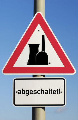 50 Nuclear warning signs Stock Pictures, Editorial Images and Stock ...