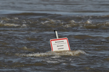 19 Flooding sign board Stock Pictures, Editorial Images and Stock ...