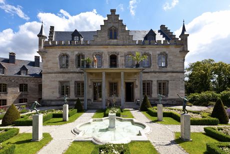 Castle Gardens Schloss Callenberg Palace Hunting Editorial Stock Photo ...