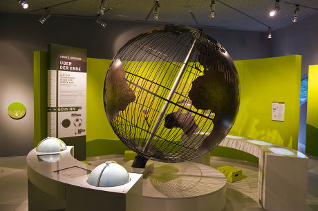 Inside Geyser Interactive Discovery Centre Worlds Editorial Stock Photo ...