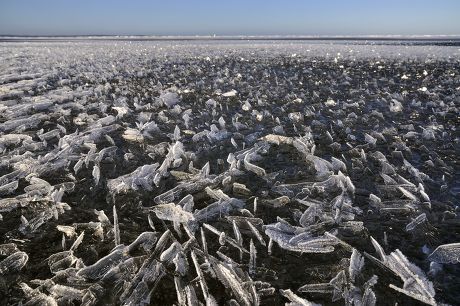 74 Freeze solid Stock Pictures, Editorial Images and Stock Photos ...