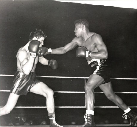 Middleweight Boxing Match Terry Downes Left Editorial Stock Photo ...