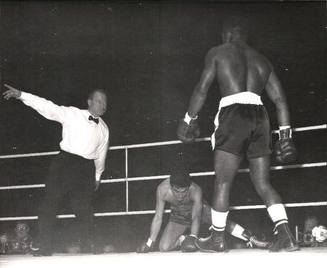 2,000 1950s boxers Stock Pictures, Editorial Images and Stock Photos ...