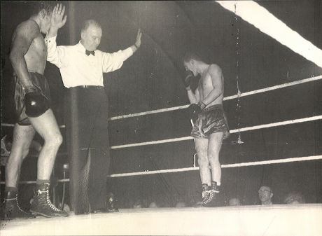 2,000 1950s boxers Stock Pictures, Editorial Images and Stock Photos ...