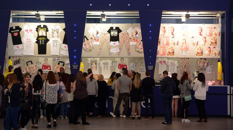 Merchandise Stand O2 Arena Displaying Miley Editorial Stock Photo ...