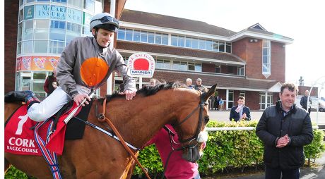 Cork Bubbly Bellini Enters Winners Enclosure Editorial Stock Photo ...