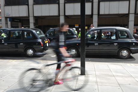Pedestrians Pass Static Black Cabs Hundreds Editorial Stock Photo ...