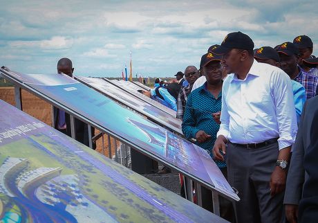 Construction Site Tsavo River Super Bridge - Foto de stock de contenido ...