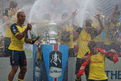 Arsenal Celebration After Trophy Presentation Spraying Editorial Stock ...