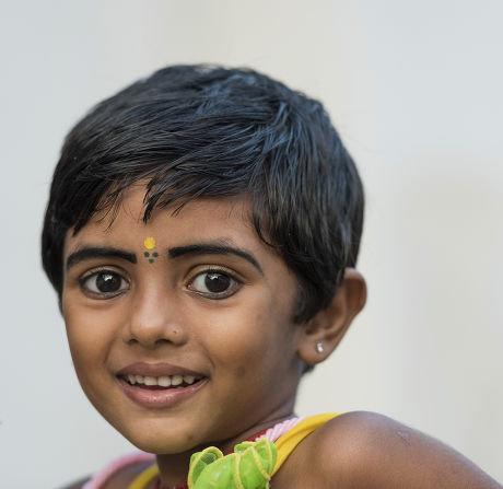 51 Bindi mark on forehead Stock Pictures, Editorial Images and Stock ...