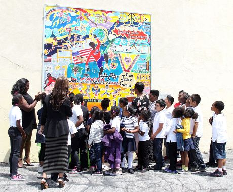 __COUNT__ Unveiling of 'A Tribute To Jesse Owens' mural at Warren Lane ...