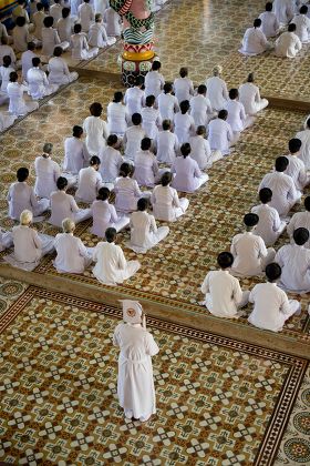 Caodaist Disciples Sitting During Ceremony Cao Editorial Stock Photo ...