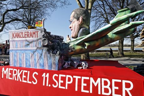 17 Political satirical float Stock Pictures, Editorial Images and Stock ...