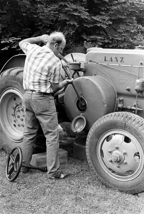 13 Lanz bulldog tractor Stock Pictures, Editorial Images and Stock ...