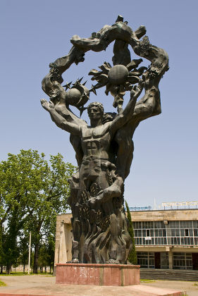 99 Heroic statue Stock Pictures, Editorial Images and Stock Photos ...