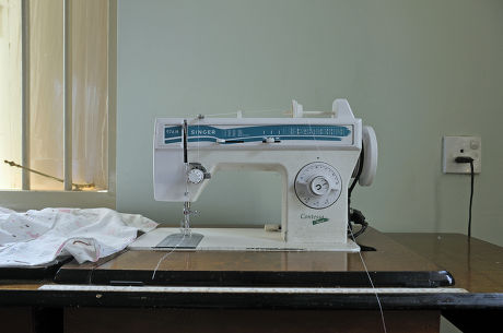 68 Singer machines Stock Pictures, Editorial Images and Stock Photos ...