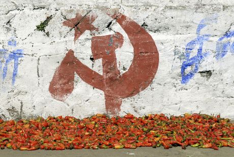 48 Hammer and sickle emblem Stock Pictures, Editorial Images and Stock ...
