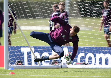 __COUNT__ 2016 UEFA European Championship Qualifying Group E England ...